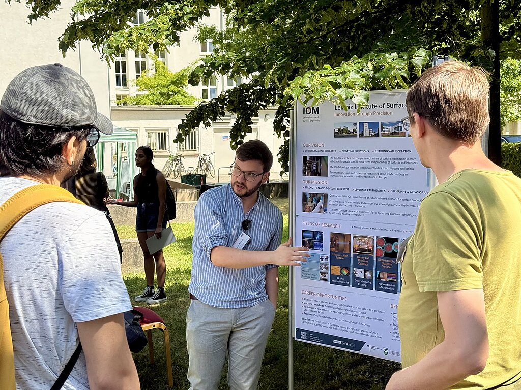 IOM Leipzig: Review: The IOM at the first JobCafé of the Faculty of ...